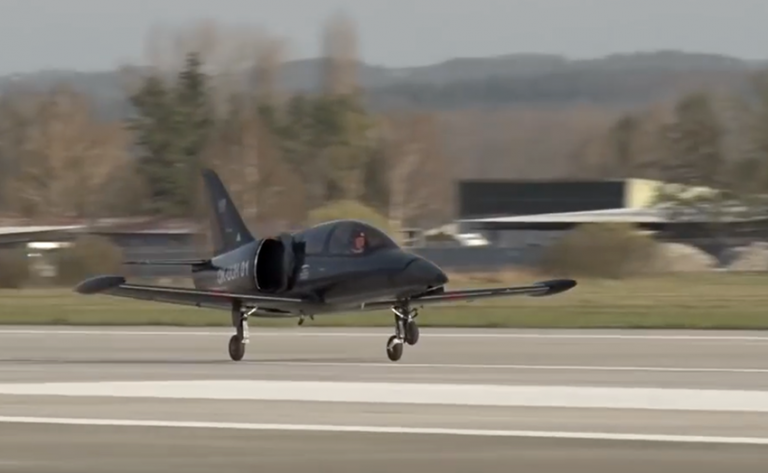 L’UL-39 Albi, le « jet » version ultra-léger motorisé – aeroVFR